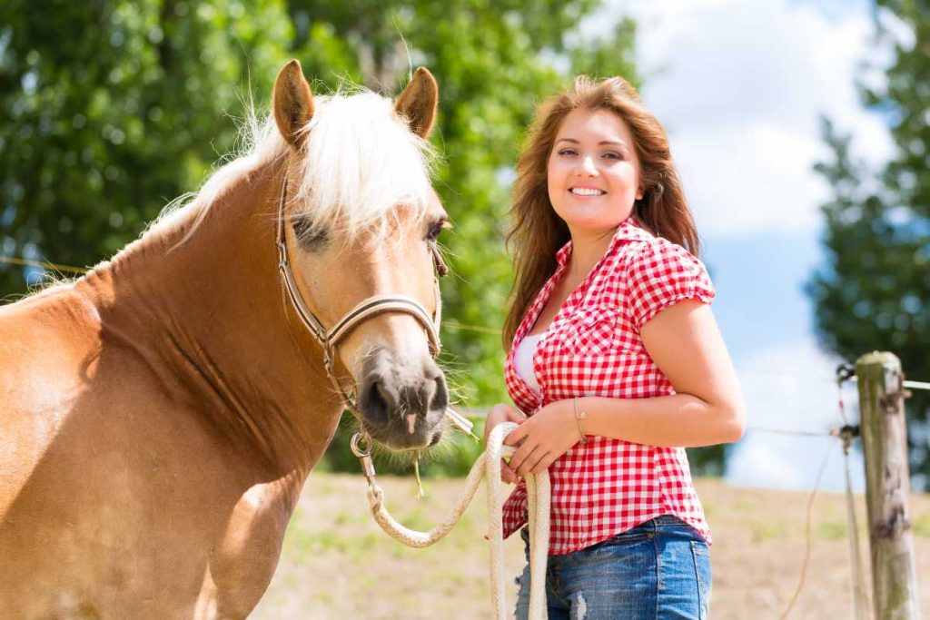 How To Tame A WILD Horse! The Simplest Way! – Urbaki Pets